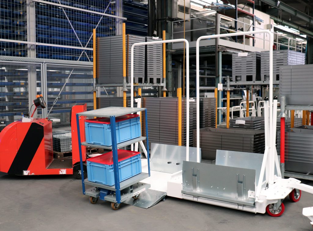 Low profile trolley with loading ramps - Manuline